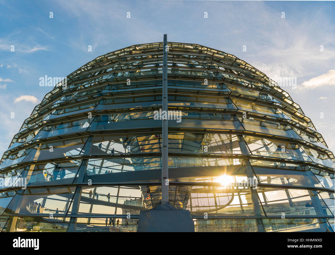 Reichstags dome hi-res stock photography and images - Alamy