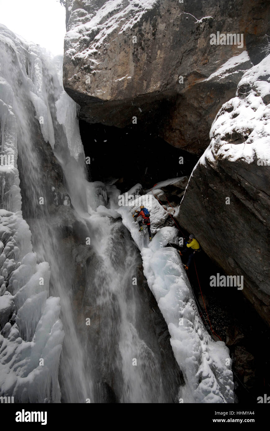 Working hanging on a rope hi-res stock photography and images - Alamy