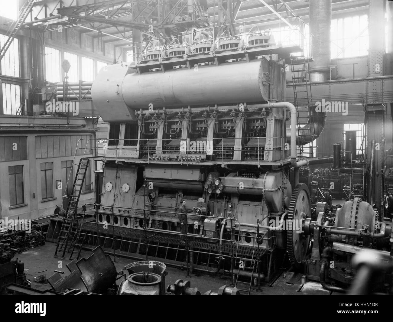 1930 - 40. Fiat Big Motors factory , fabbrica Grandi Motori in Torino ...