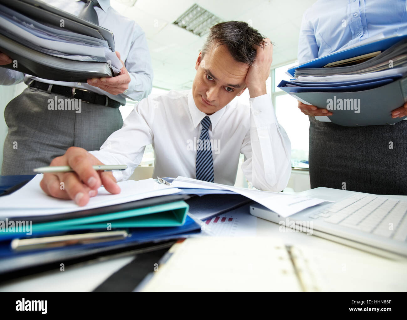 Embarrassed office workers hi-res stock photography and images - Alamy