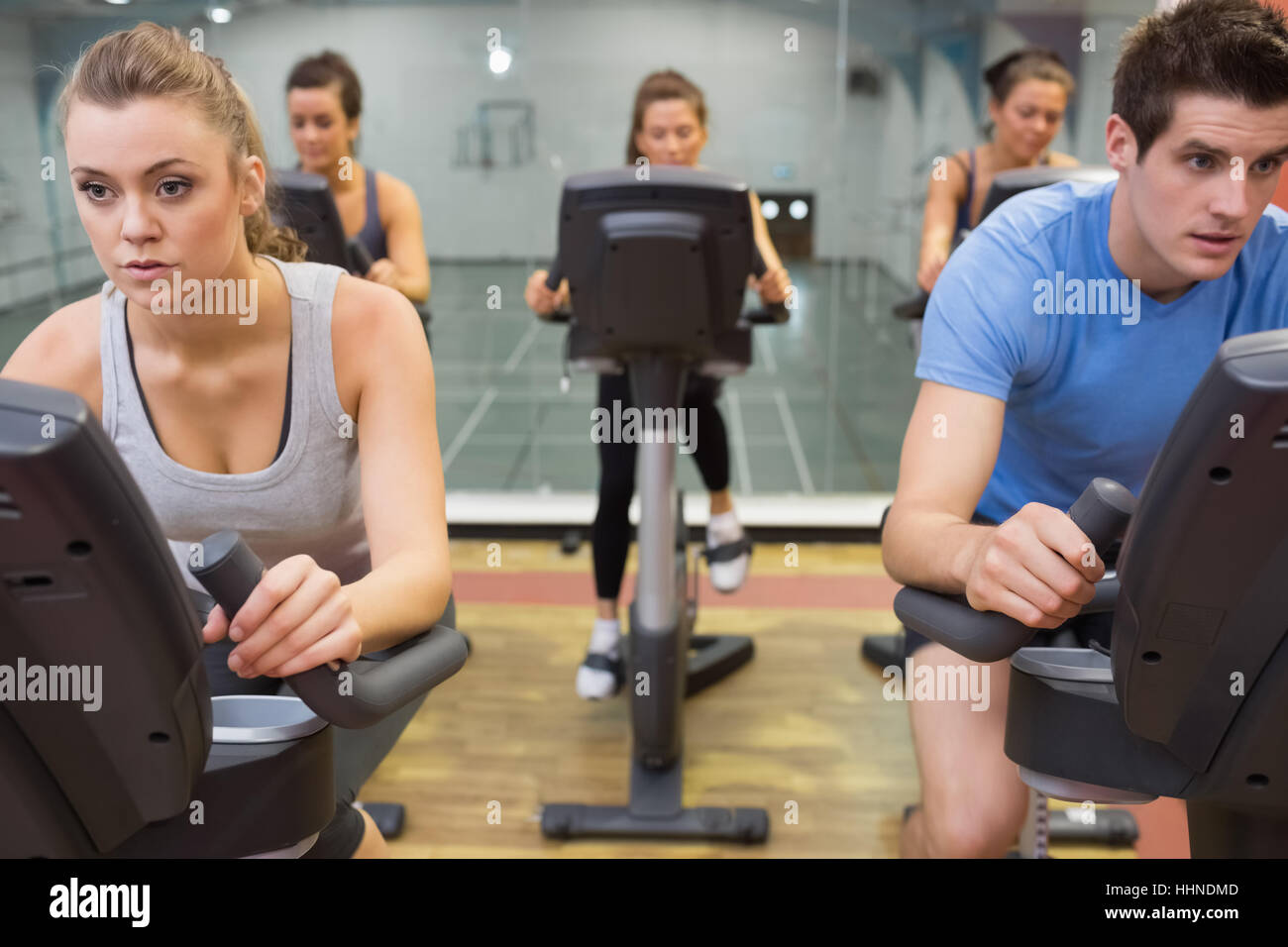 Five people spinning class hi-res stock photography and images - Alamy