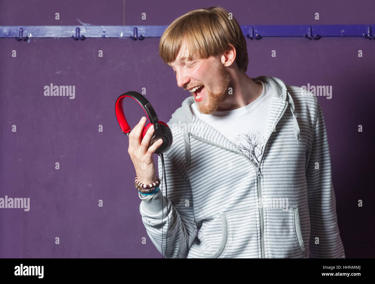 laugh, laughs, laughing, twit, giggle, smile, smiling, laughter ...