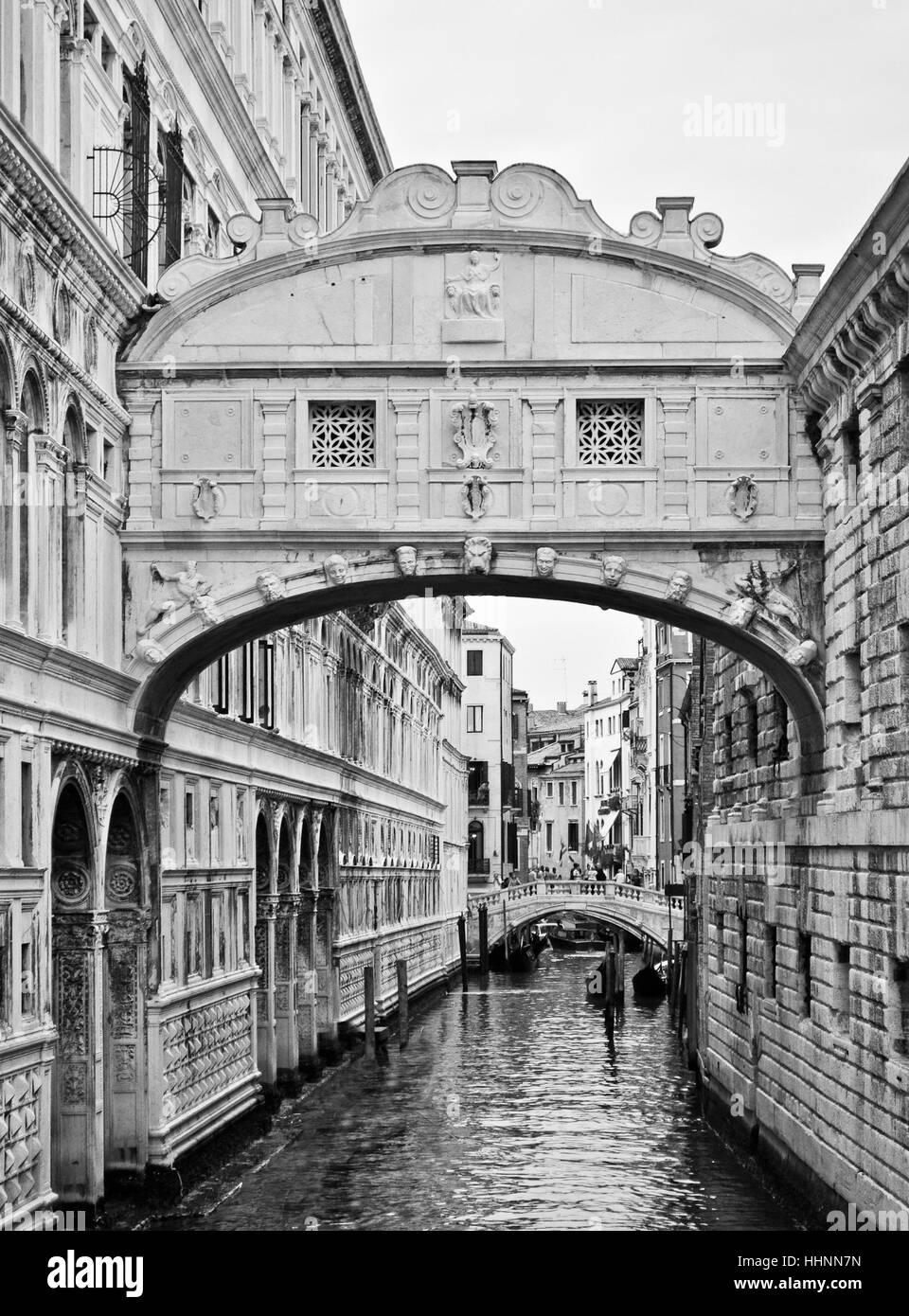 Ponte dei Sospiri (Bridge of Sighs) in Venice, Italy Stock Photo - Alamy