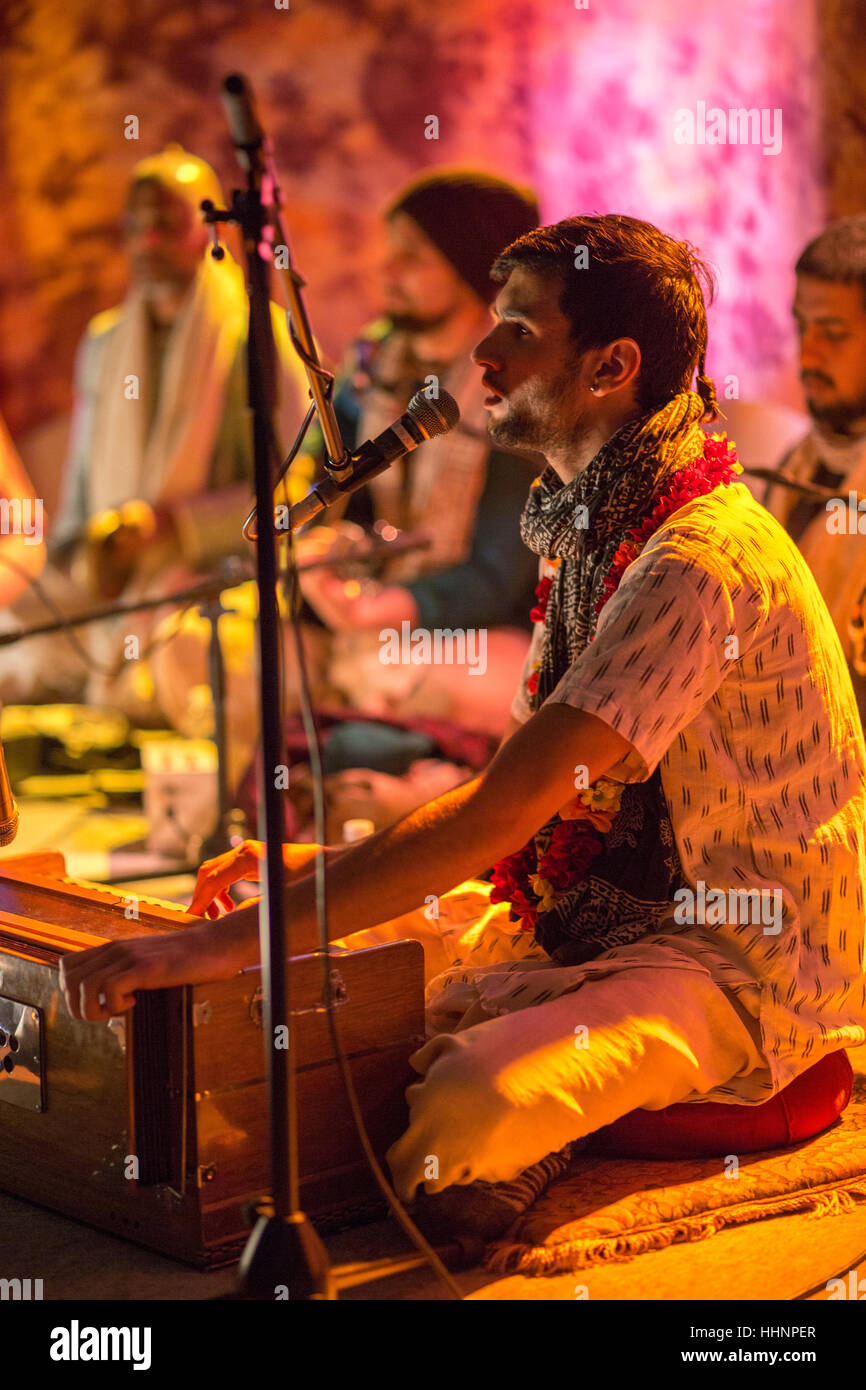 Hare krishna mantra hi-res stock photography and images - Alamy