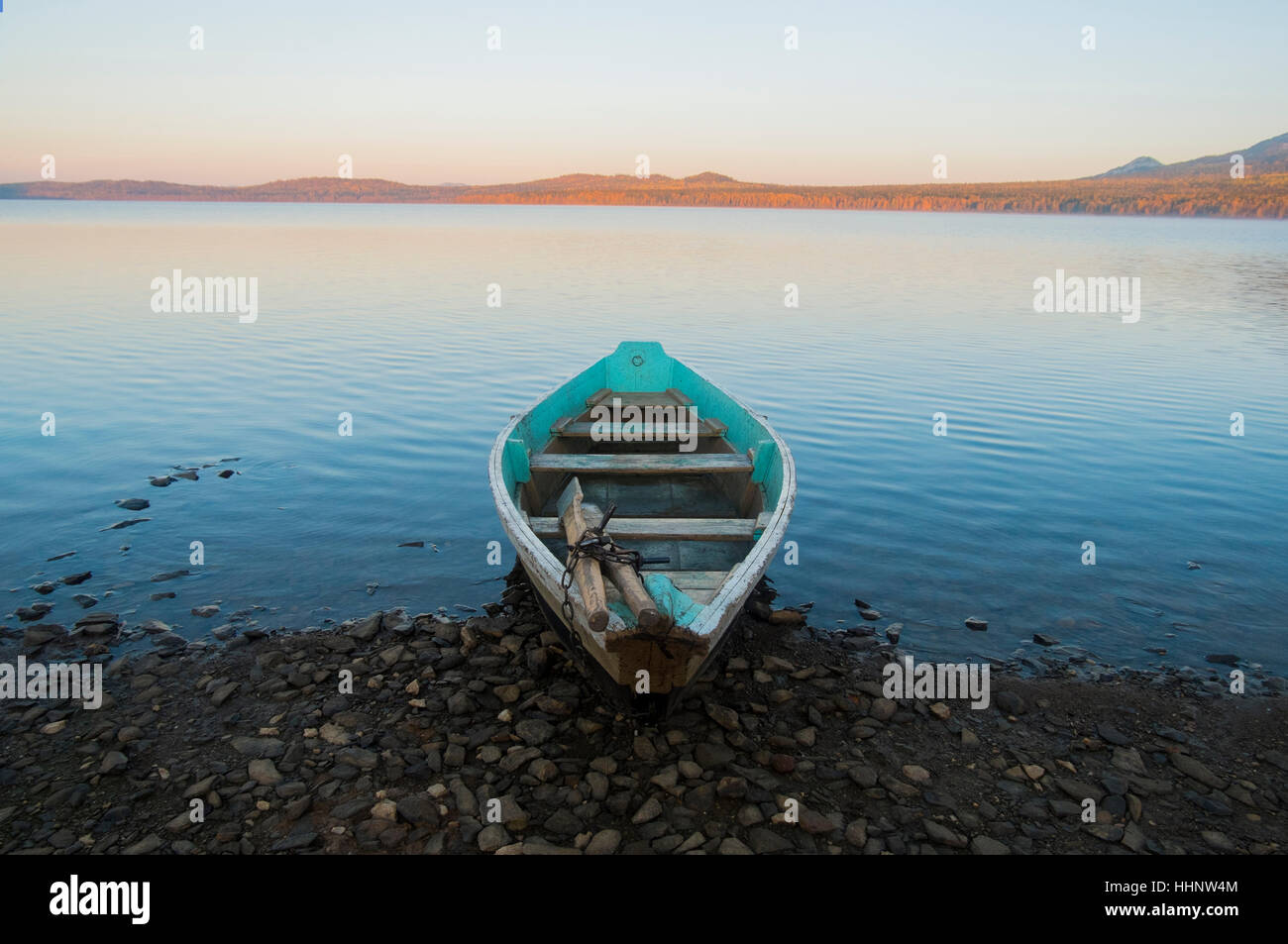 Empty shore scene hi-res stock photography and images - Alamy
