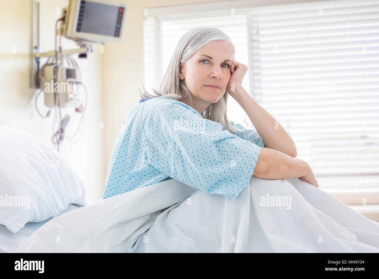 Portrait of frustrated Caucasian woman in hospital bed Stock Photo - Alamy