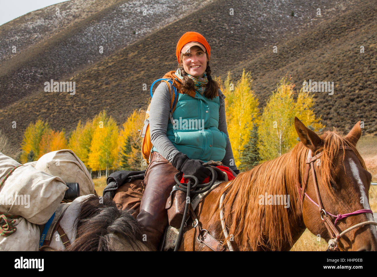 Woman riding horse hi-res stock photography and images - Alamy