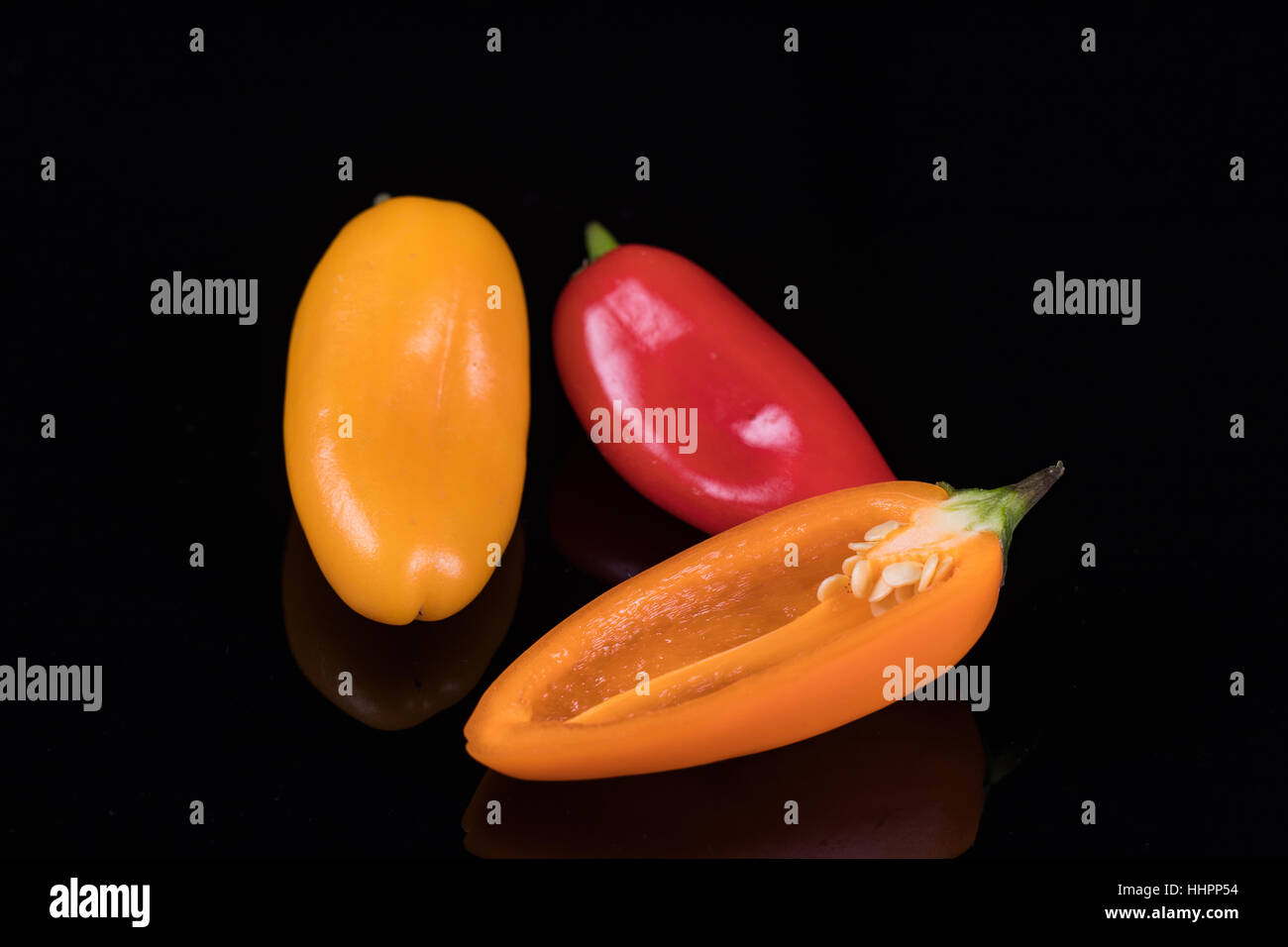 Red orange yellow peppers hi-res stock photography and images - Alamy