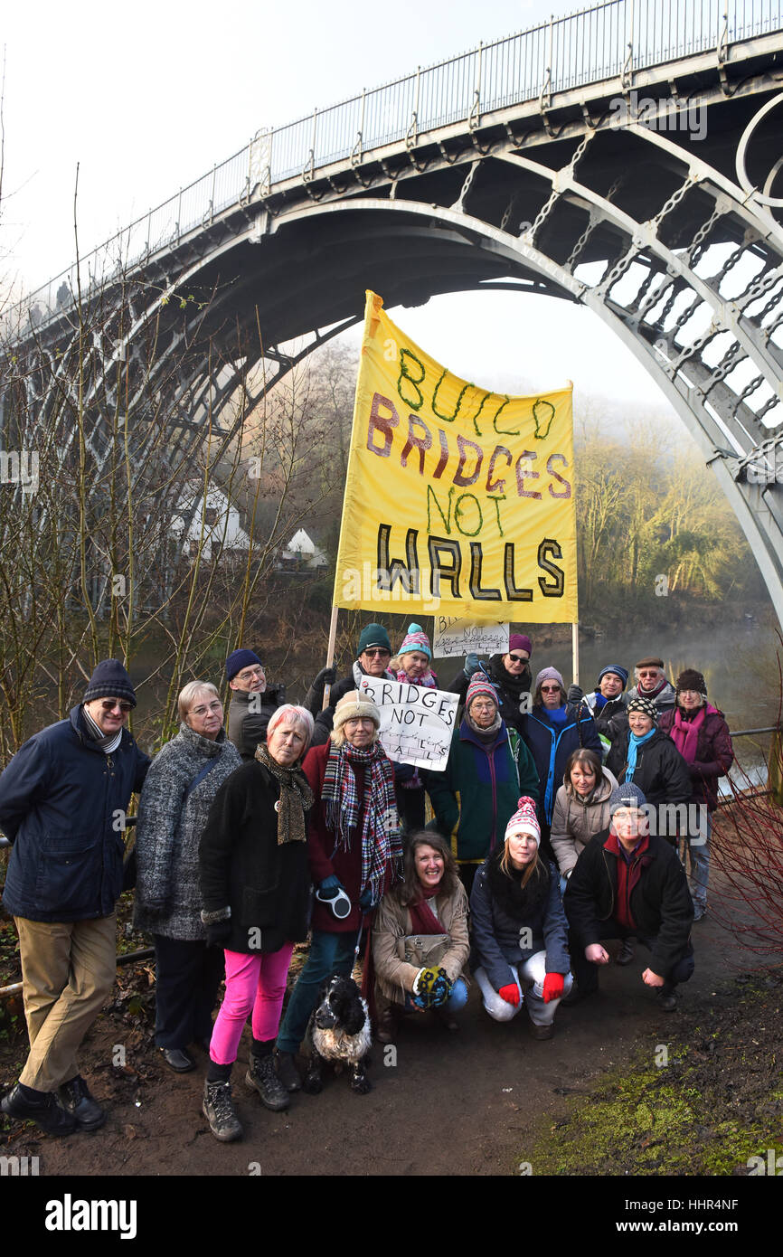 Peaceful activists hi-res stock photography and images - Alamy