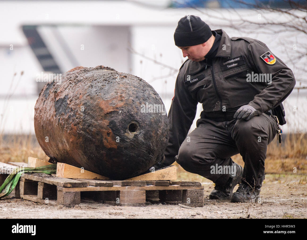 Hamburg, Germany. 20th Jan, 2017. Joern Kalies of the Hamburg bomb ...
