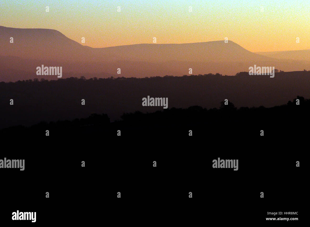 Powys, Wales, UK. 20th Jan, 2017. The sun sets across mid Wales ...