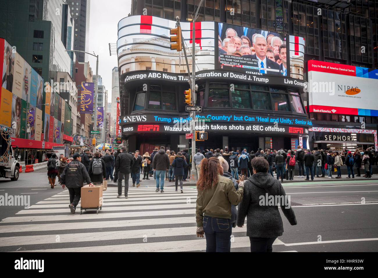 Times square shown in new hi-res stock photography and images - Alamy