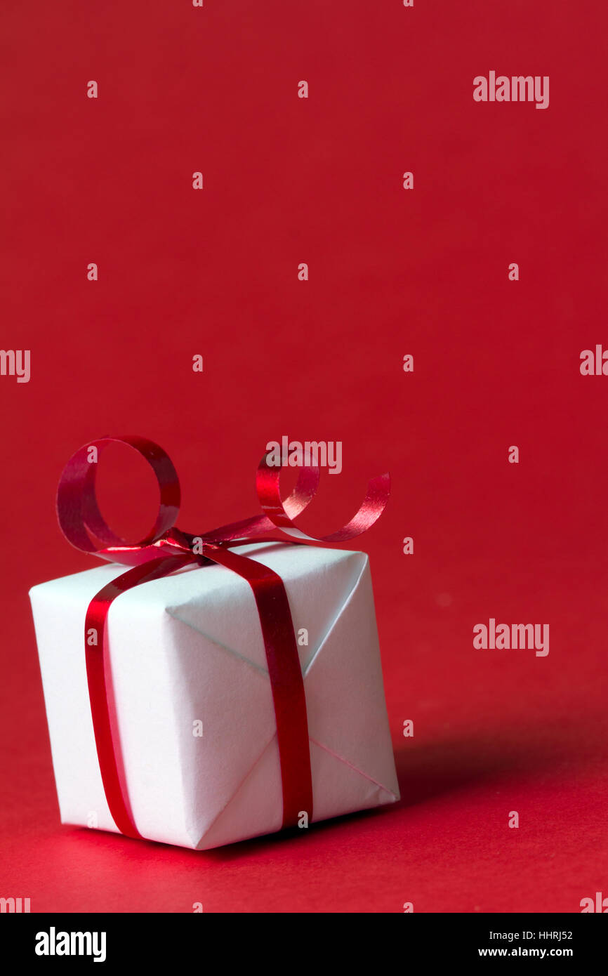 present, object, isolated, holiday, colour, celebrate, reveling, revels ...