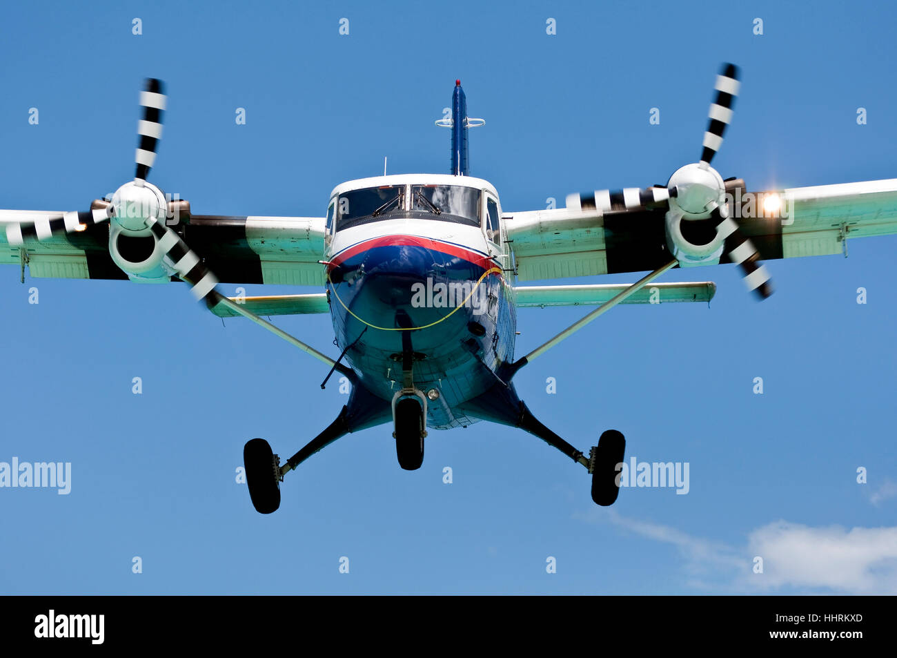 Twin engine propeller passenger plane hi-res stock photography and ...