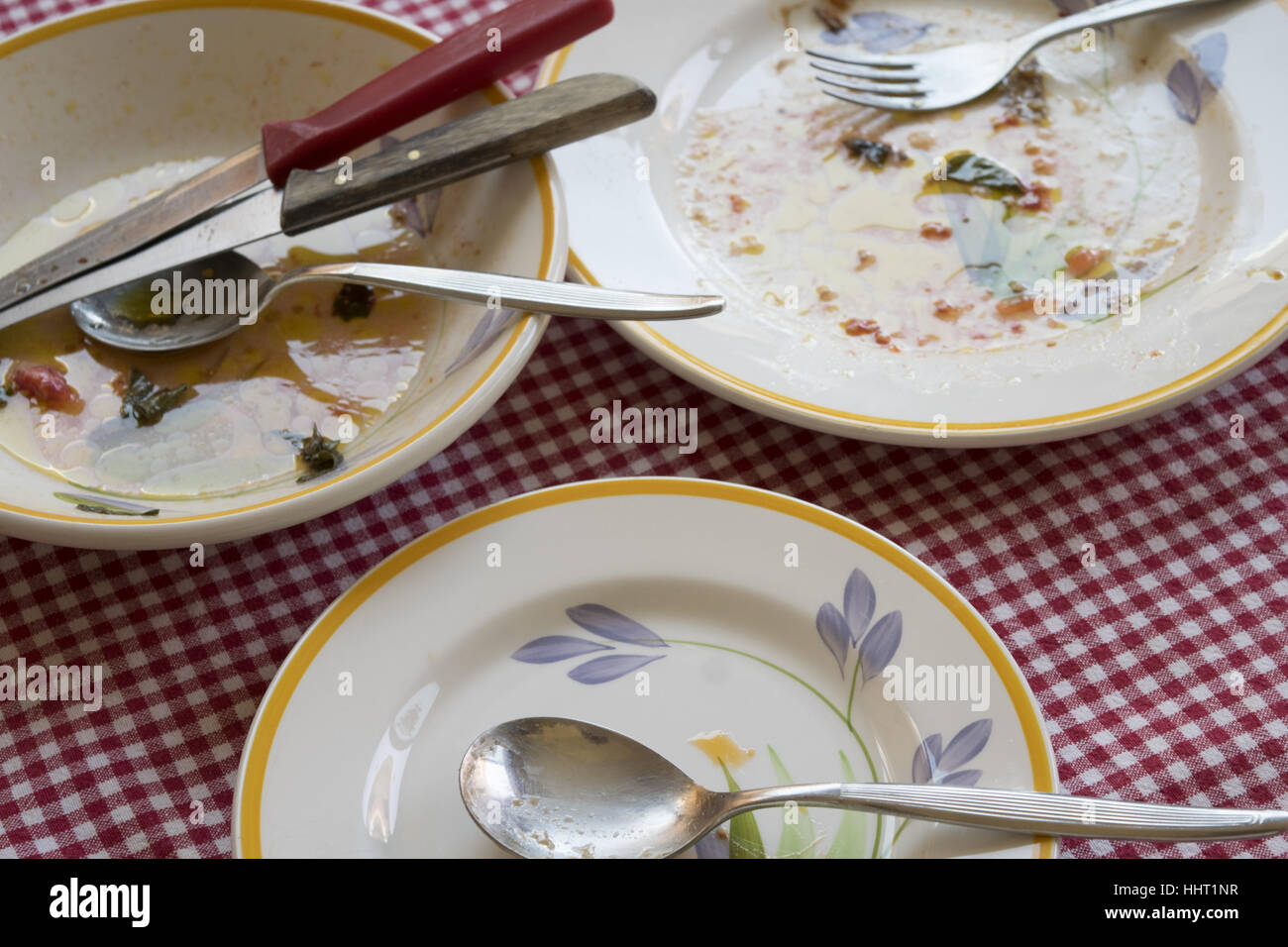 Dirty dishes table hi-res stock photography and images - Alamy