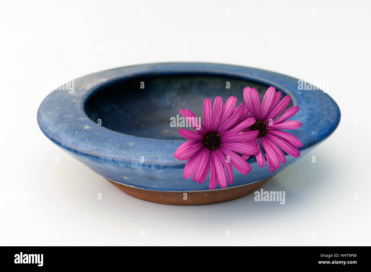 Greek pottery blue shop hi-res stock photography and images - Alamy