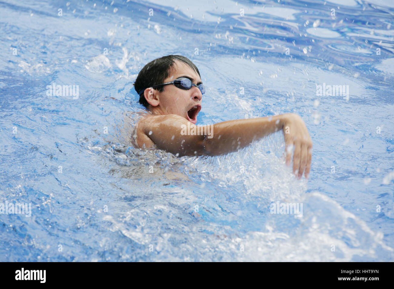Swimmer posture hi-res stock photography and images - Alamy