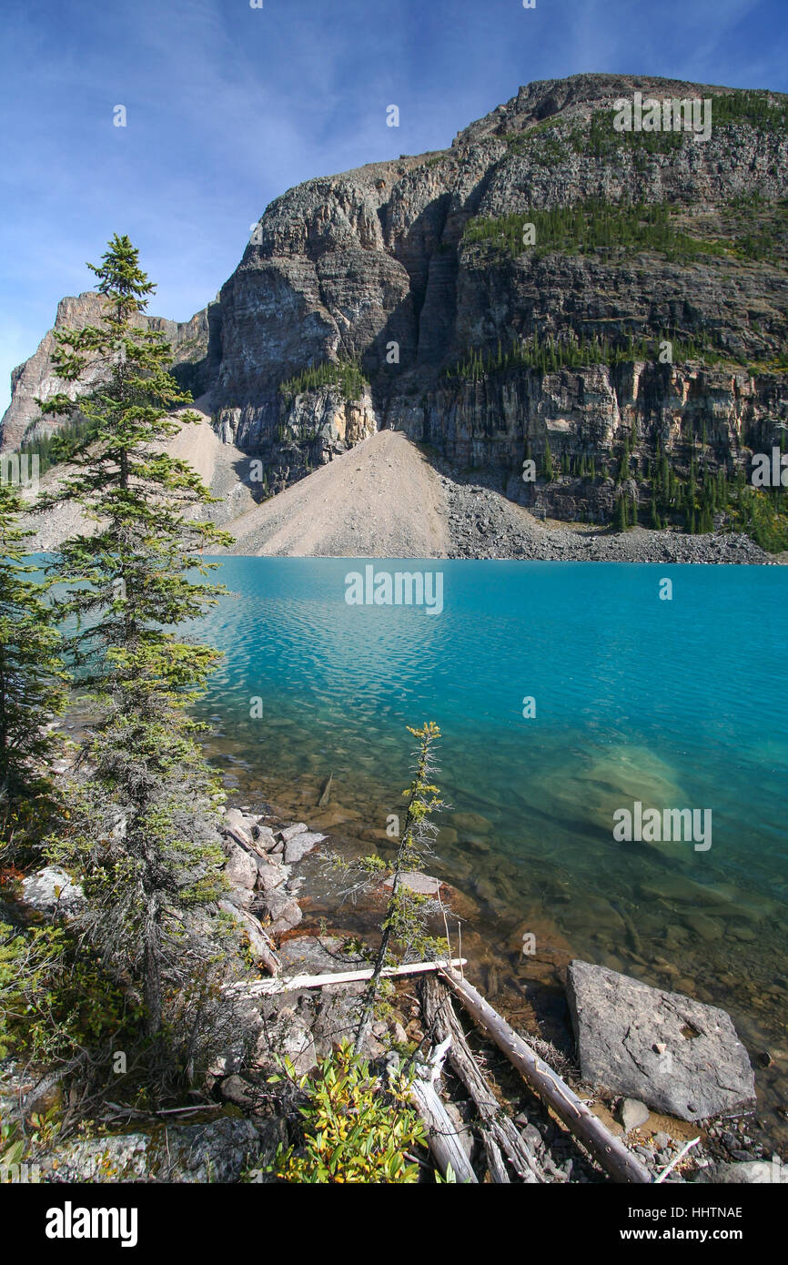 moraine lake in banff national park Stock Photo - Alamy