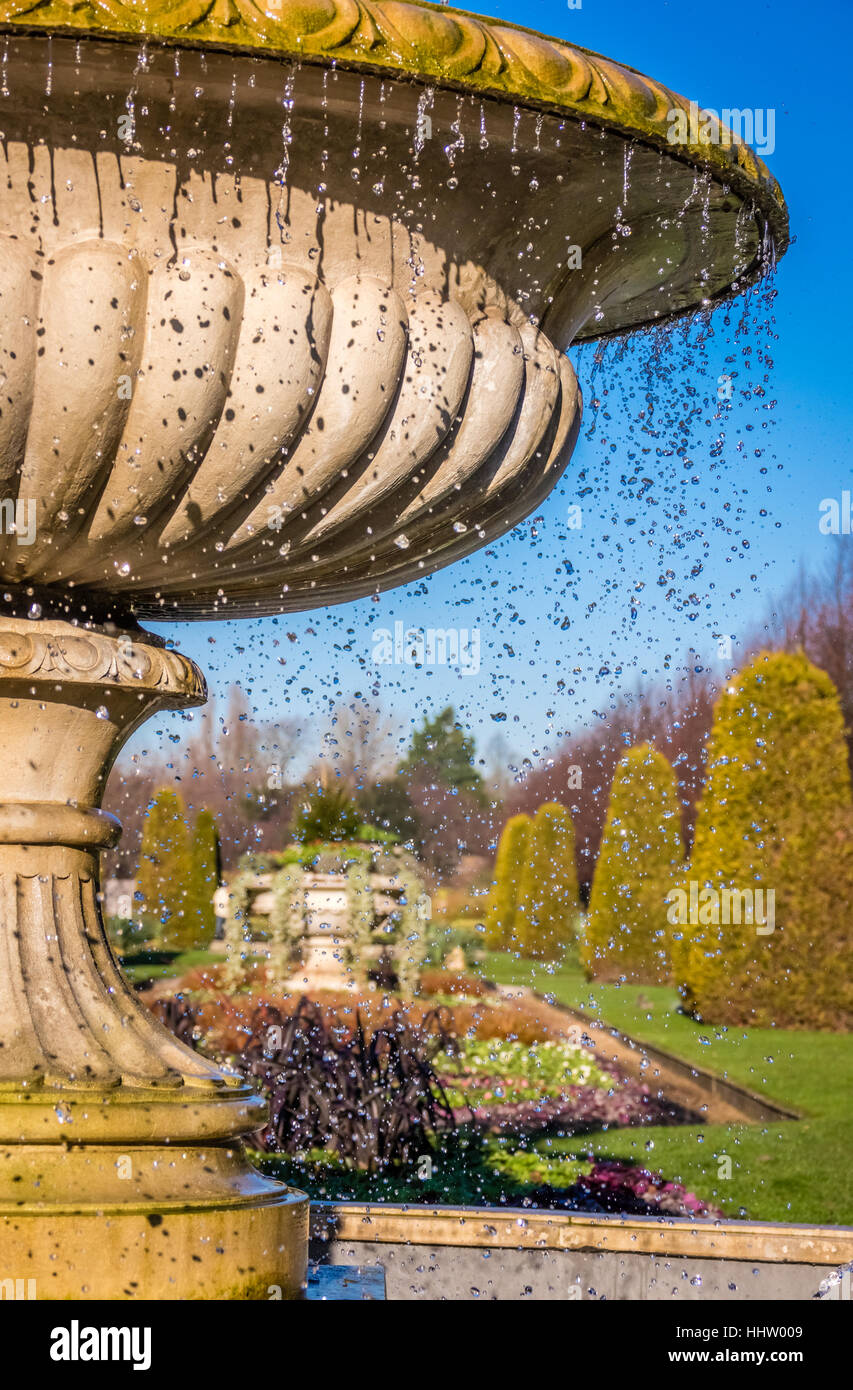 Elegant Fountain in Regents Park Stock Photo - Alamy