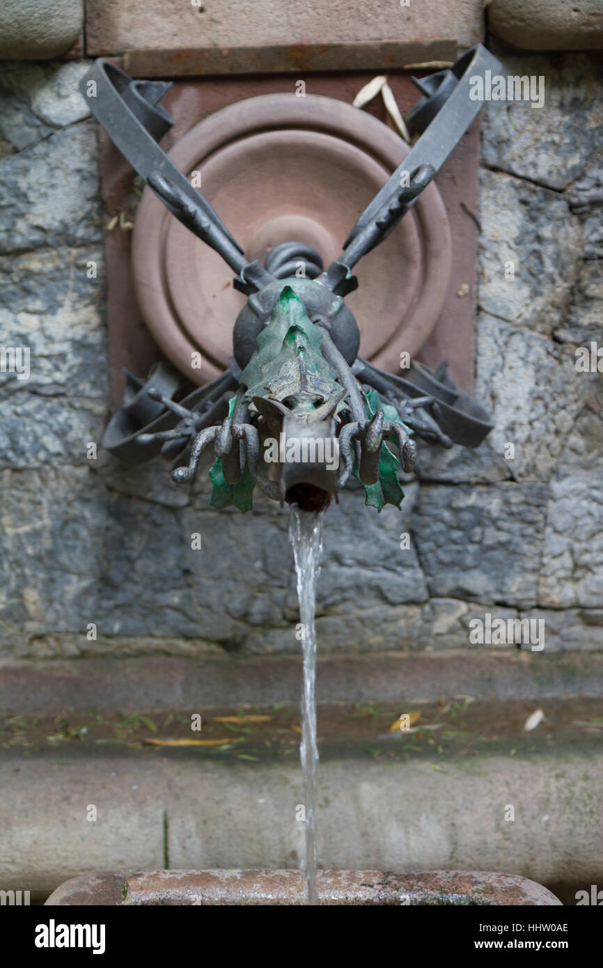 Dragon Head Water Fountain Statue High Resolution Stock Photography and ...
