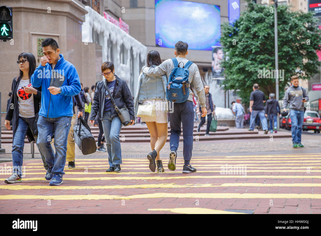 Times Square happy couple Stock Photo - Alamy
