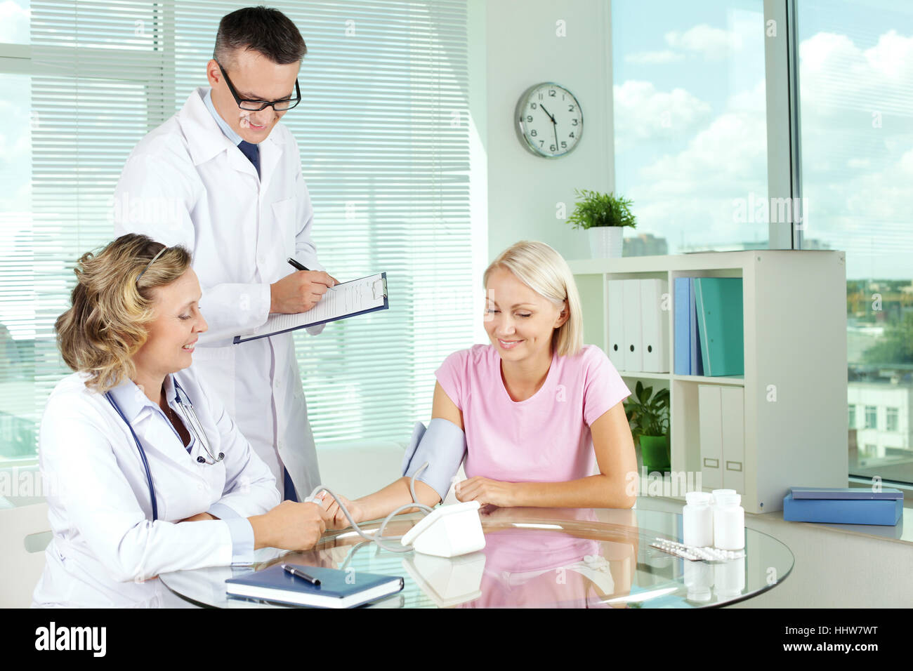 doctor, physician, medic, medical practicioner, woman, humans, human ...