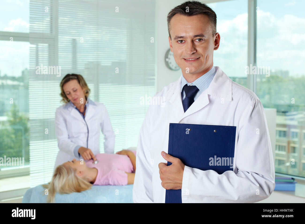 doctor, physician, medic, medical practicioner, woman, humans, human ...