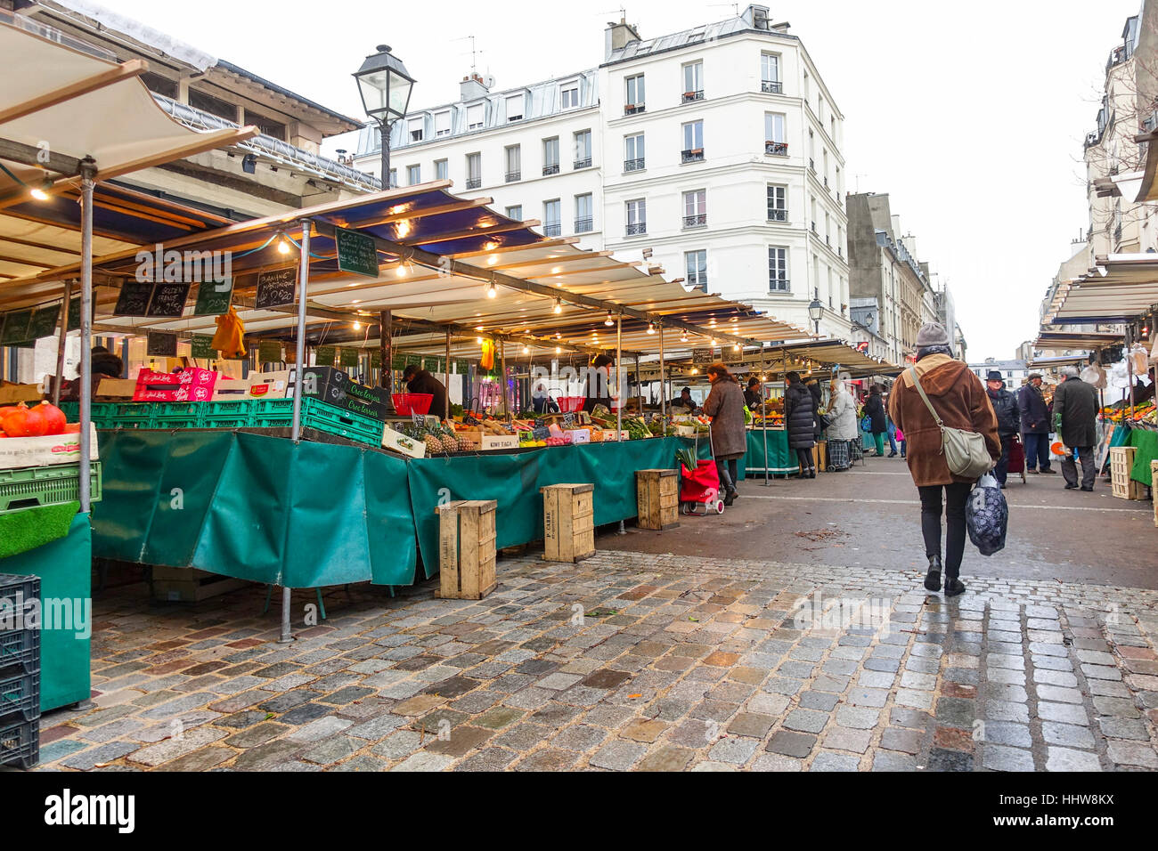 Aligre outdoor food market, busy fruit and vegetables outdoor market at ...