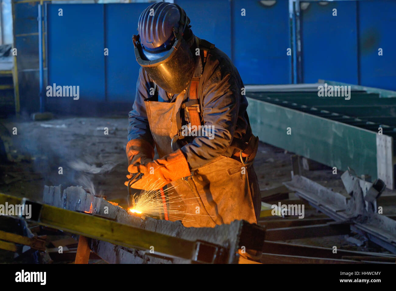 Welder work in metal industry hi-res stock photography and images - Alamy