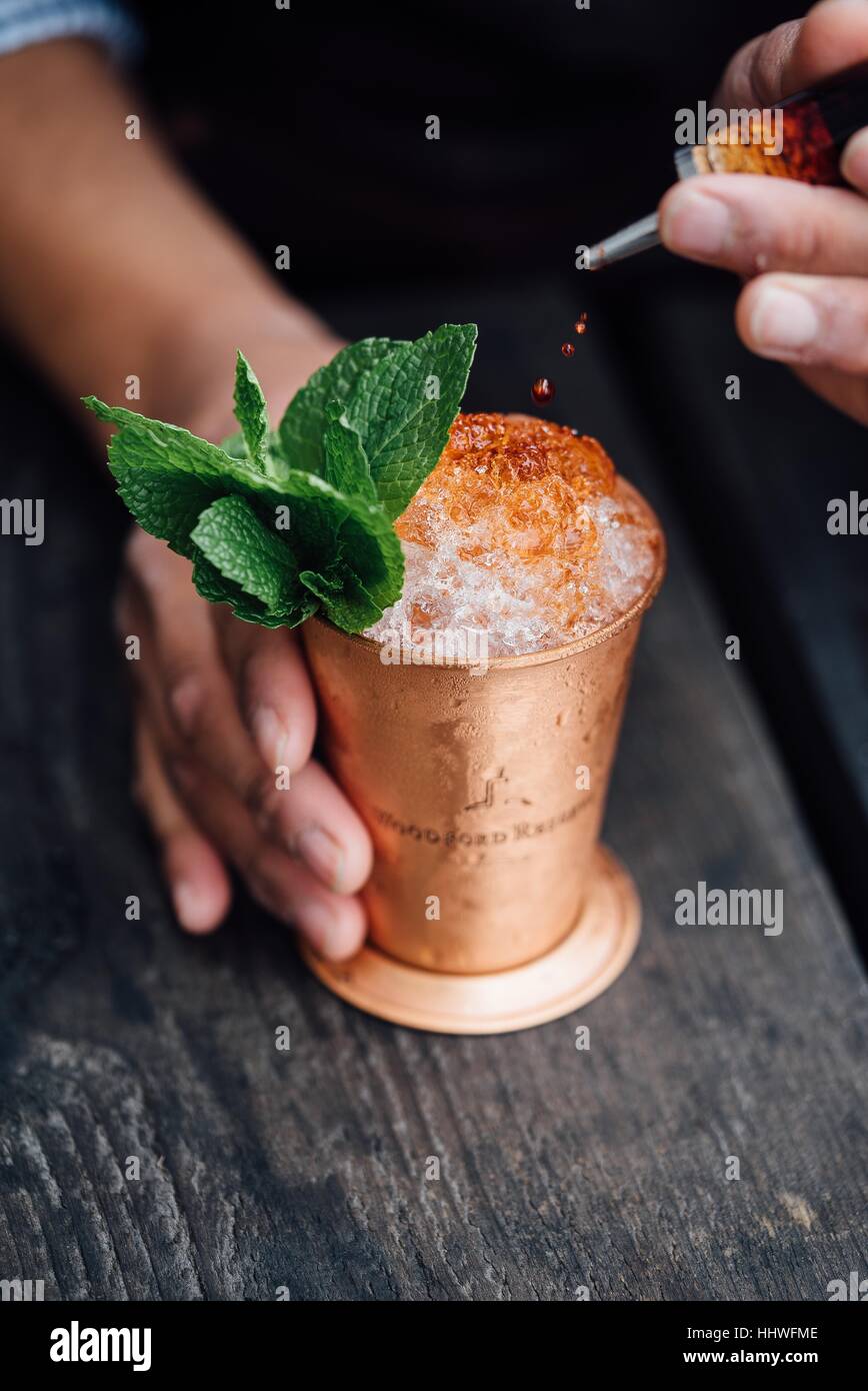 making a drink Stock Photo - Alamy