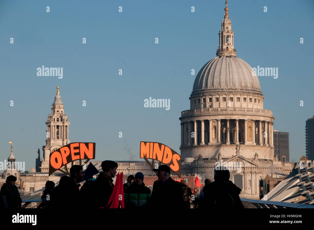 Open minds hi-res stock photography and images - Alamy