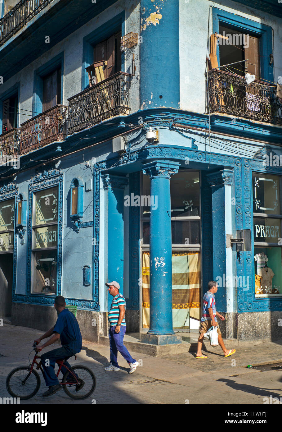 La Floridita bar in old Havana, drinking spot of Ernest Hemingway home ...