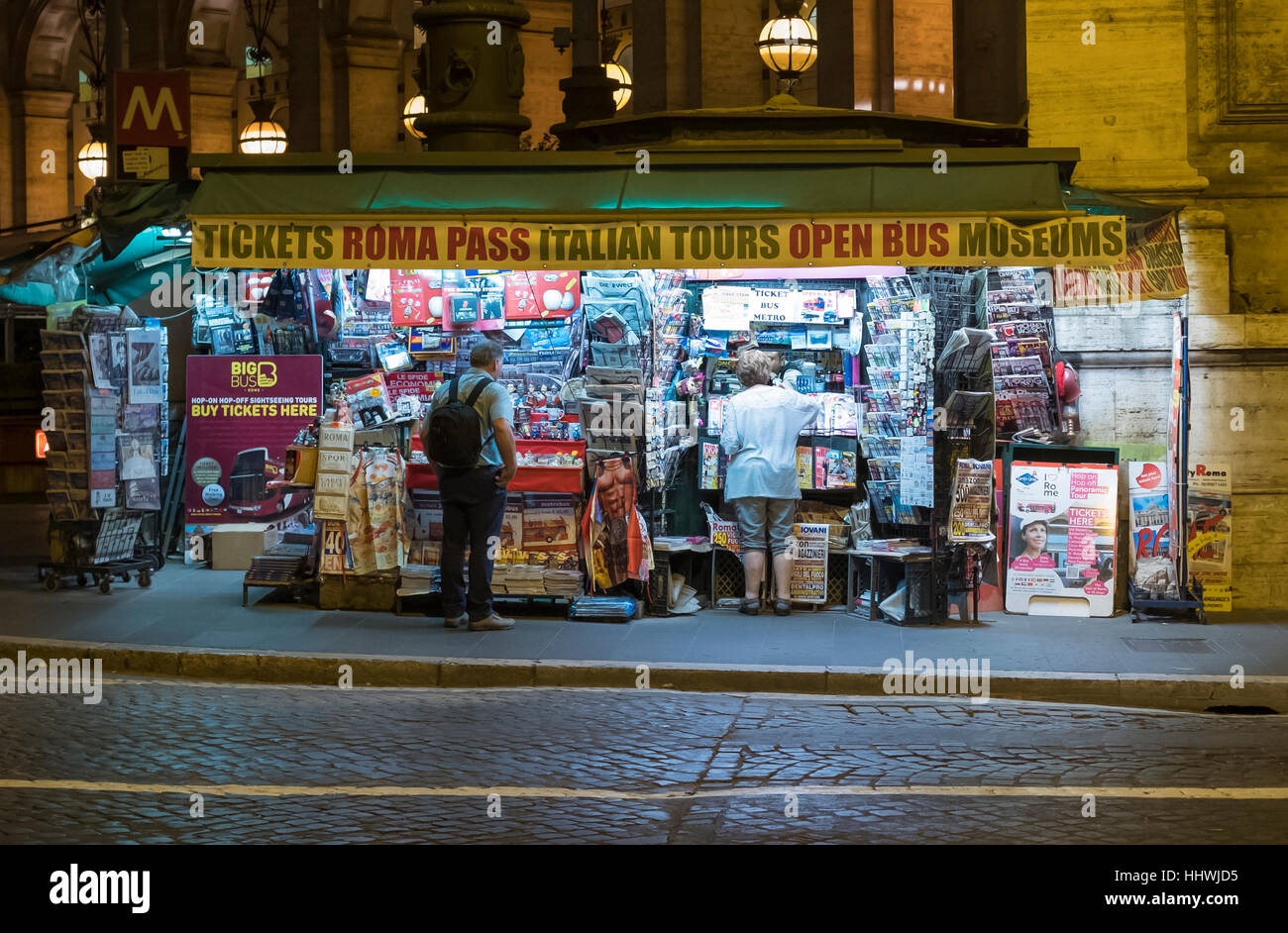 Souvenir stall rome hi-res stock photography and images - Alamy