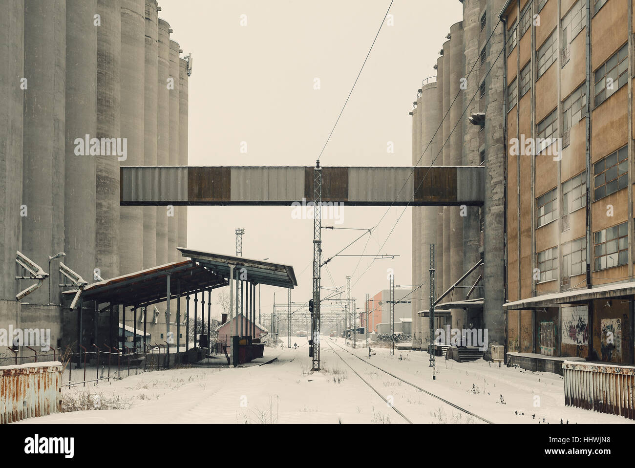 Old factory buildings hi-res stock photography and images - Alamy