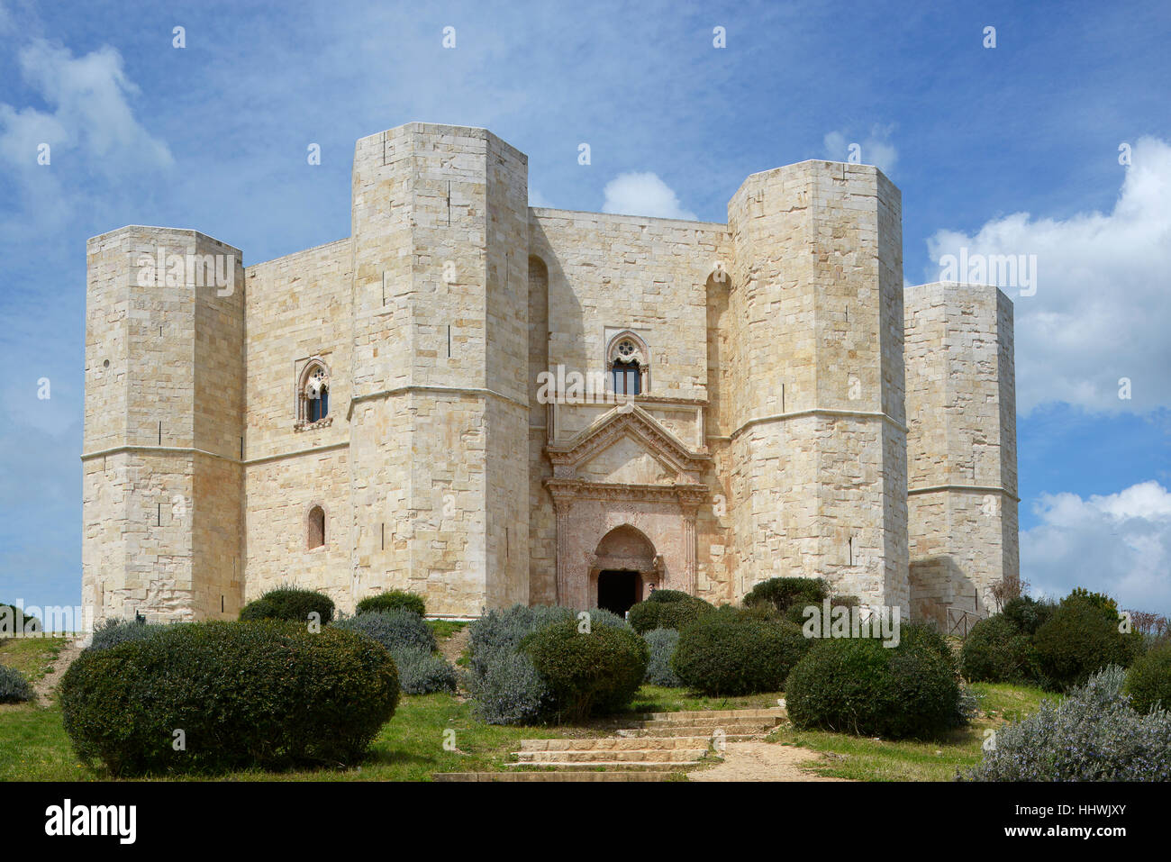 Castel del Monte, castle, Apulia, Italy Stock Photo - Alamy