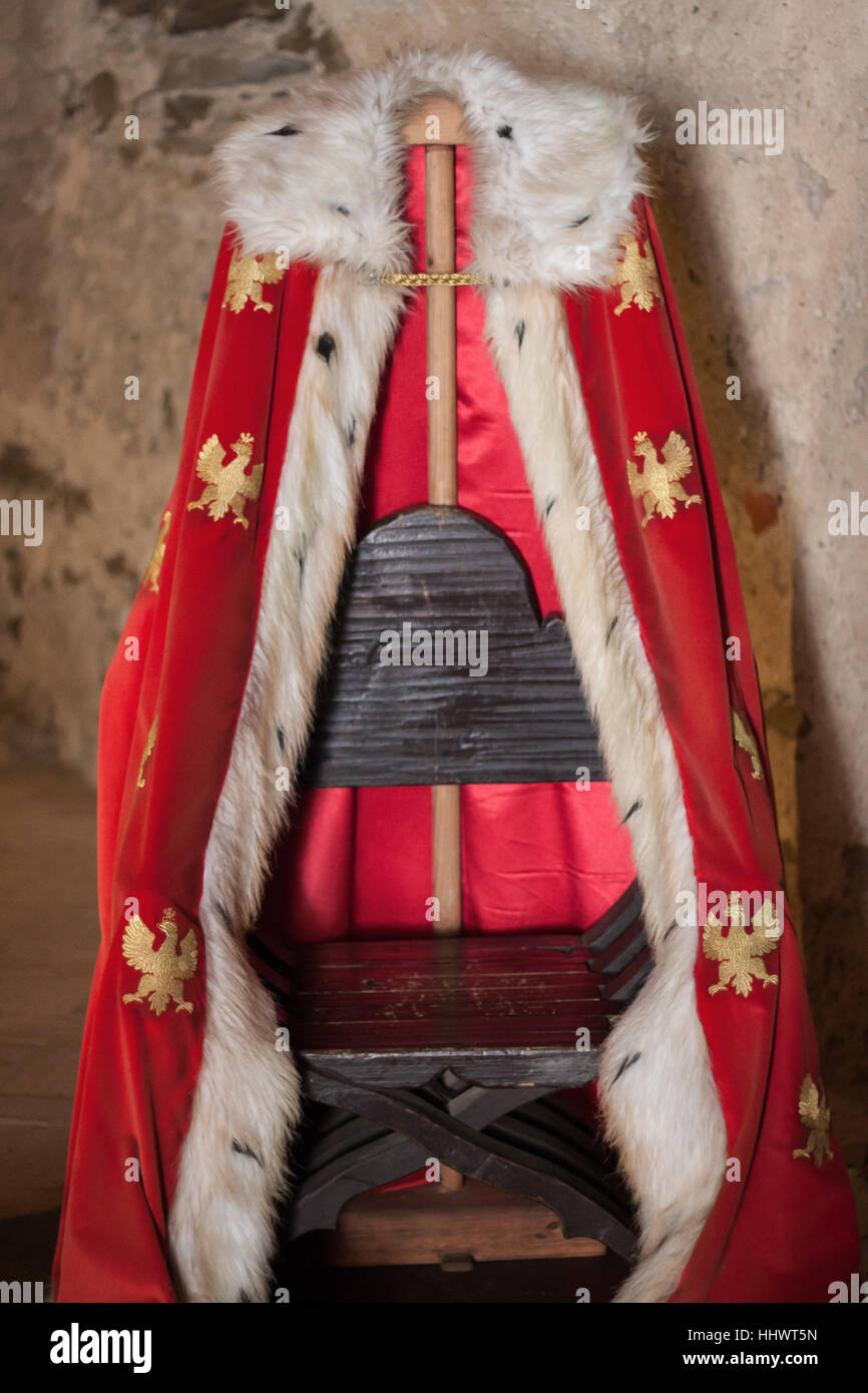 Red king robe in Stara Lubovna Castle Stock Photo - Alamy