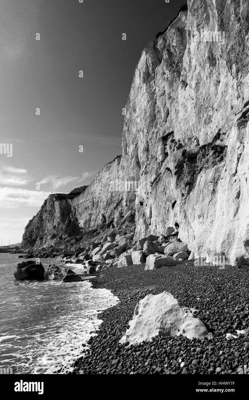 White cliffs of Dover, Kent coats, English channel, England Stock Photo ...