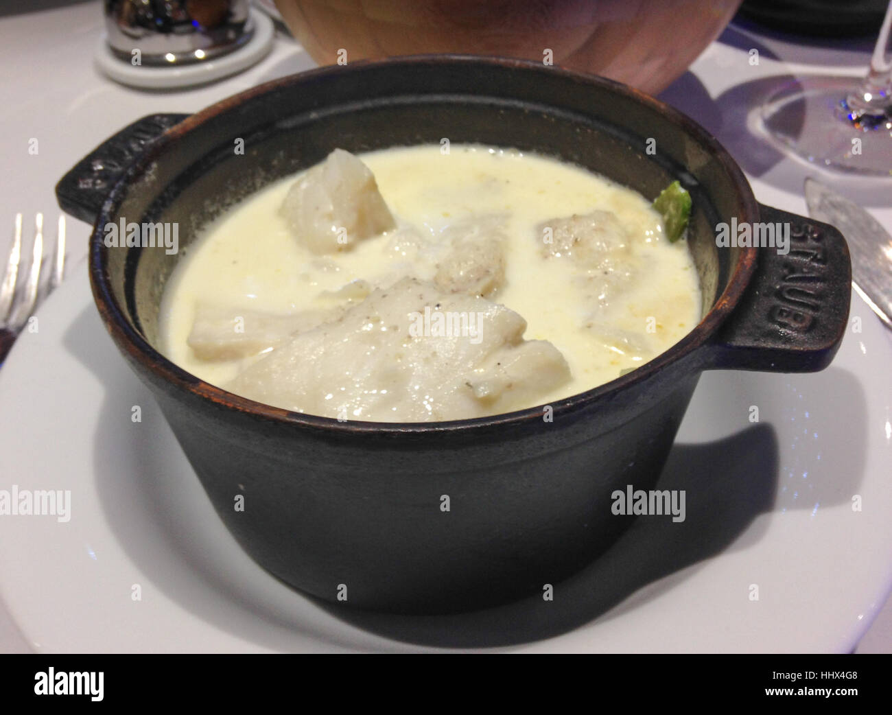 Food cooked in black pot hi-res stock photography and images - Alamy