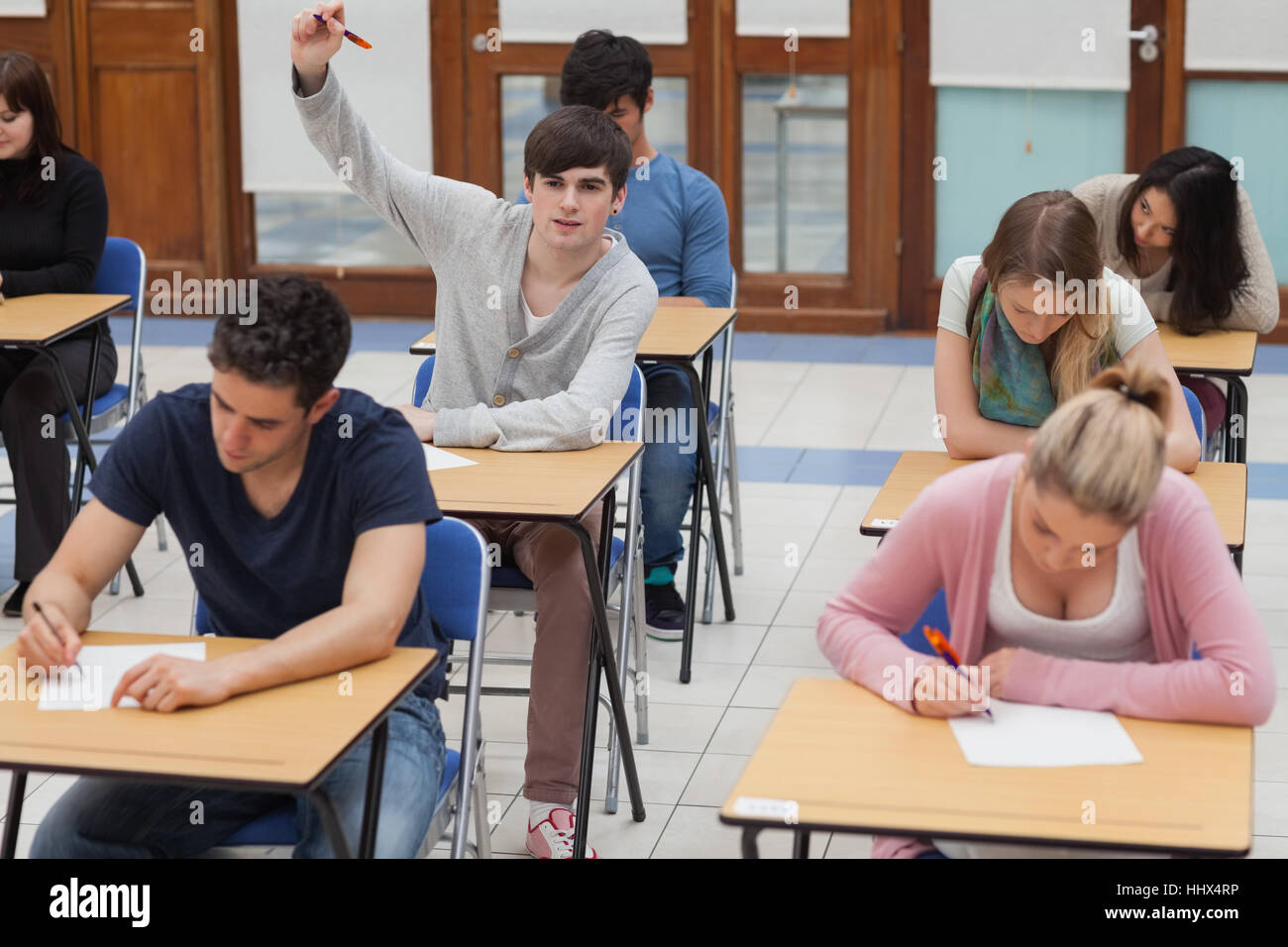 Hand student during test thinking hi-res stock photography and images ...