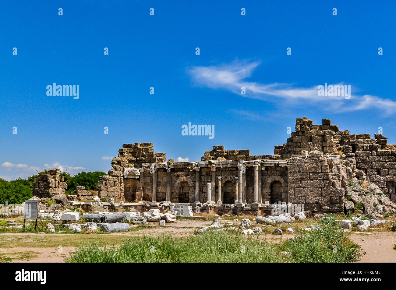 Ancient library hi-res stock photography and images - Alamy