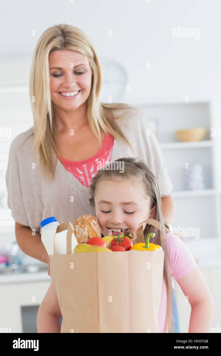 Brunette daughter fruit vegetables hi-res stock photography and images - Alamy