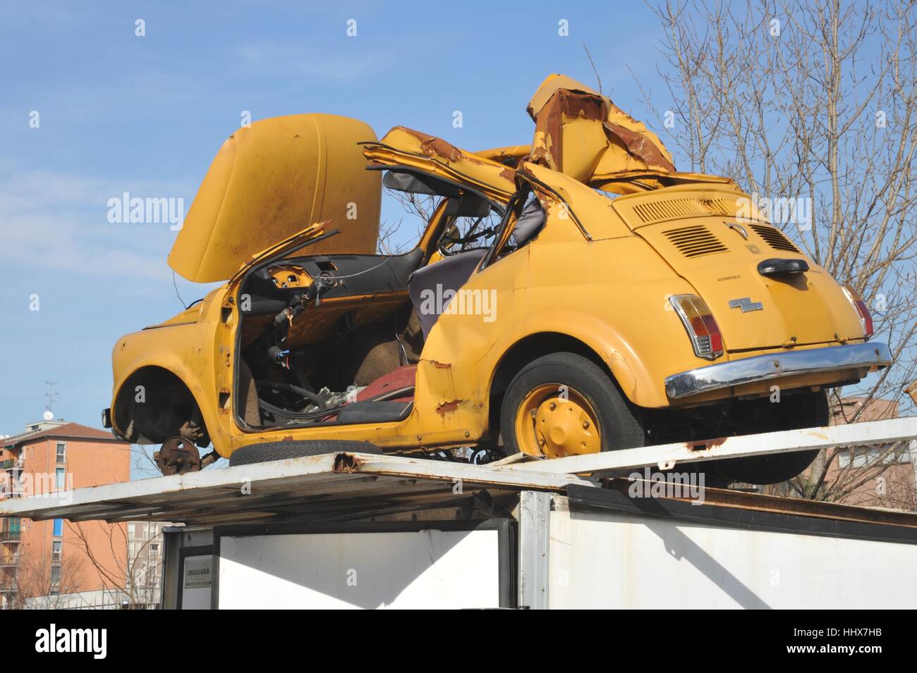 Fiat 500 junkyard hi-res stock photography and images - Alamy