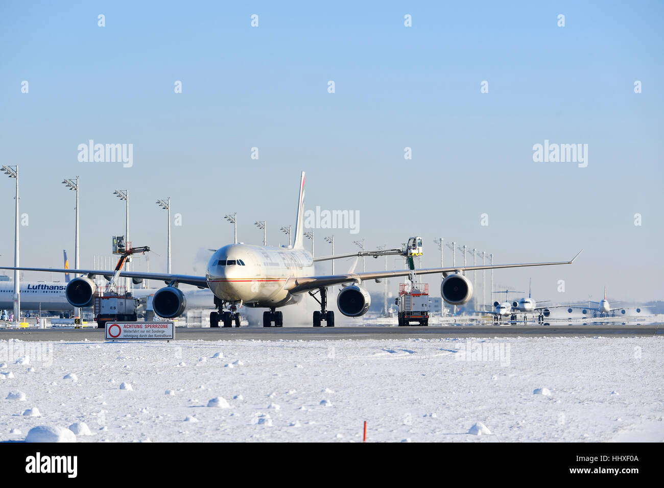 Etihad, A 340, aircraft, a/c, airplane, plane, wing, taxiway, runway ...