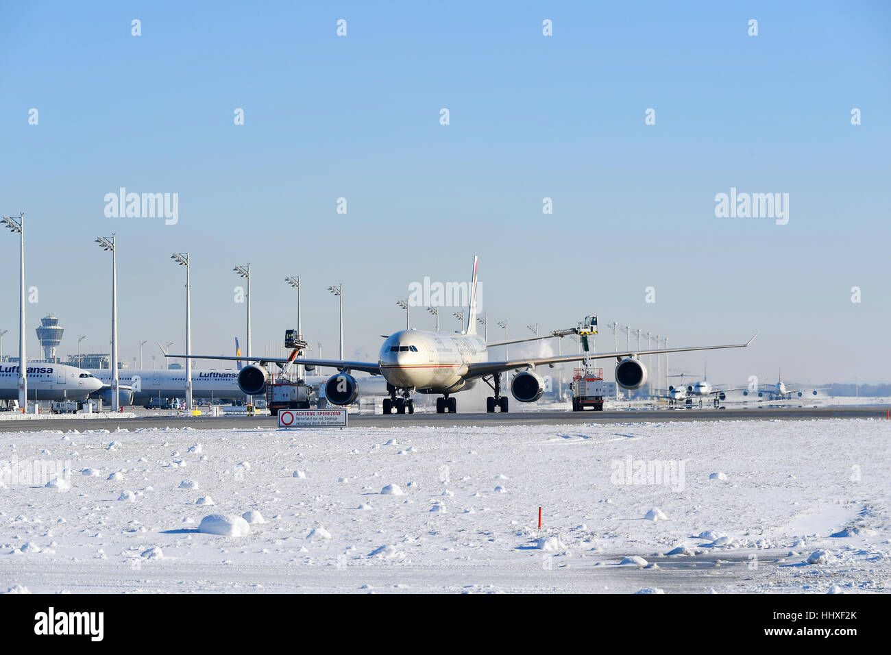 Etihad, A 340, aircraft, a/c, airplane, plane, wing, taxiway, runway ...