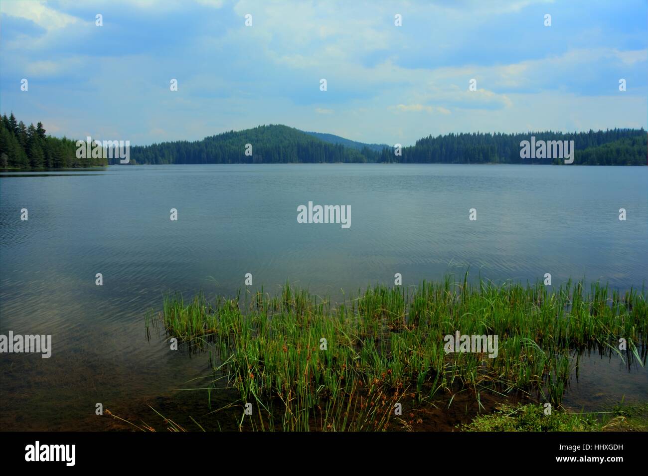 Pretty mountain lake hi-res stock photography and images - Alamy
