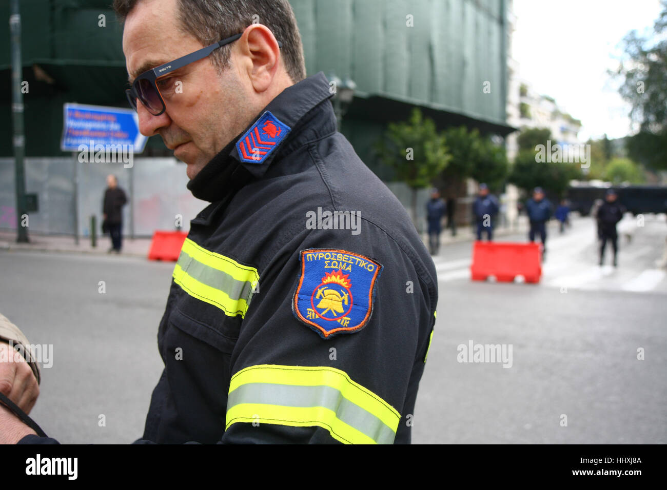 Athens, Greece. 20th Jan, 2017. Greek firefighters Unions demonstrate ...