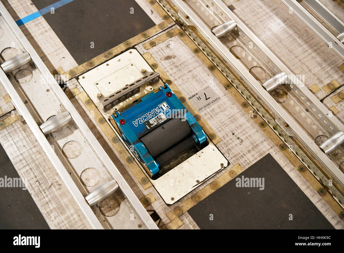 Boeing 747 Cargo Loading High Resolution Stock Photography and Images ...