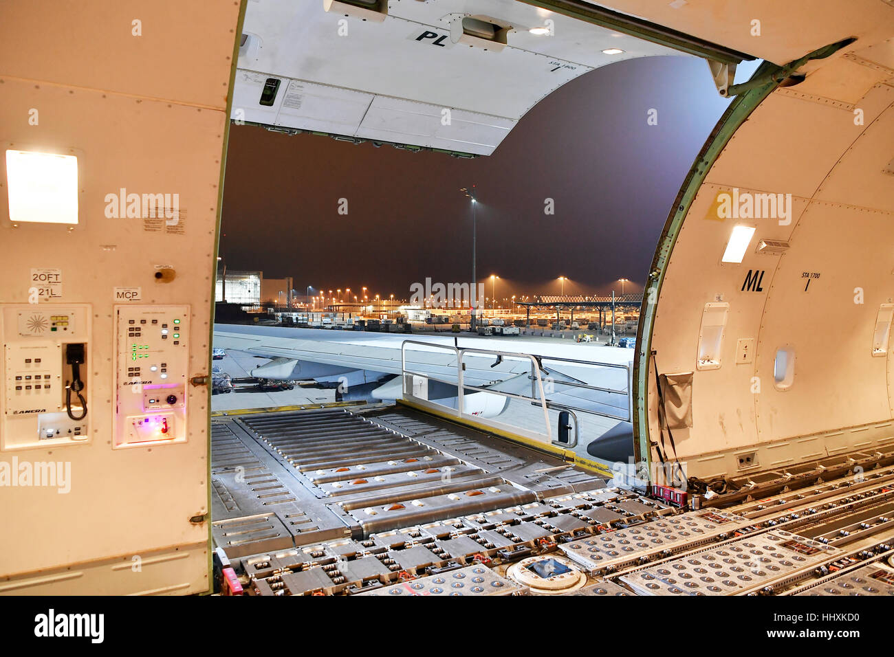 Boeing 747 cargo loading hi-res stock photography and images - Alamy