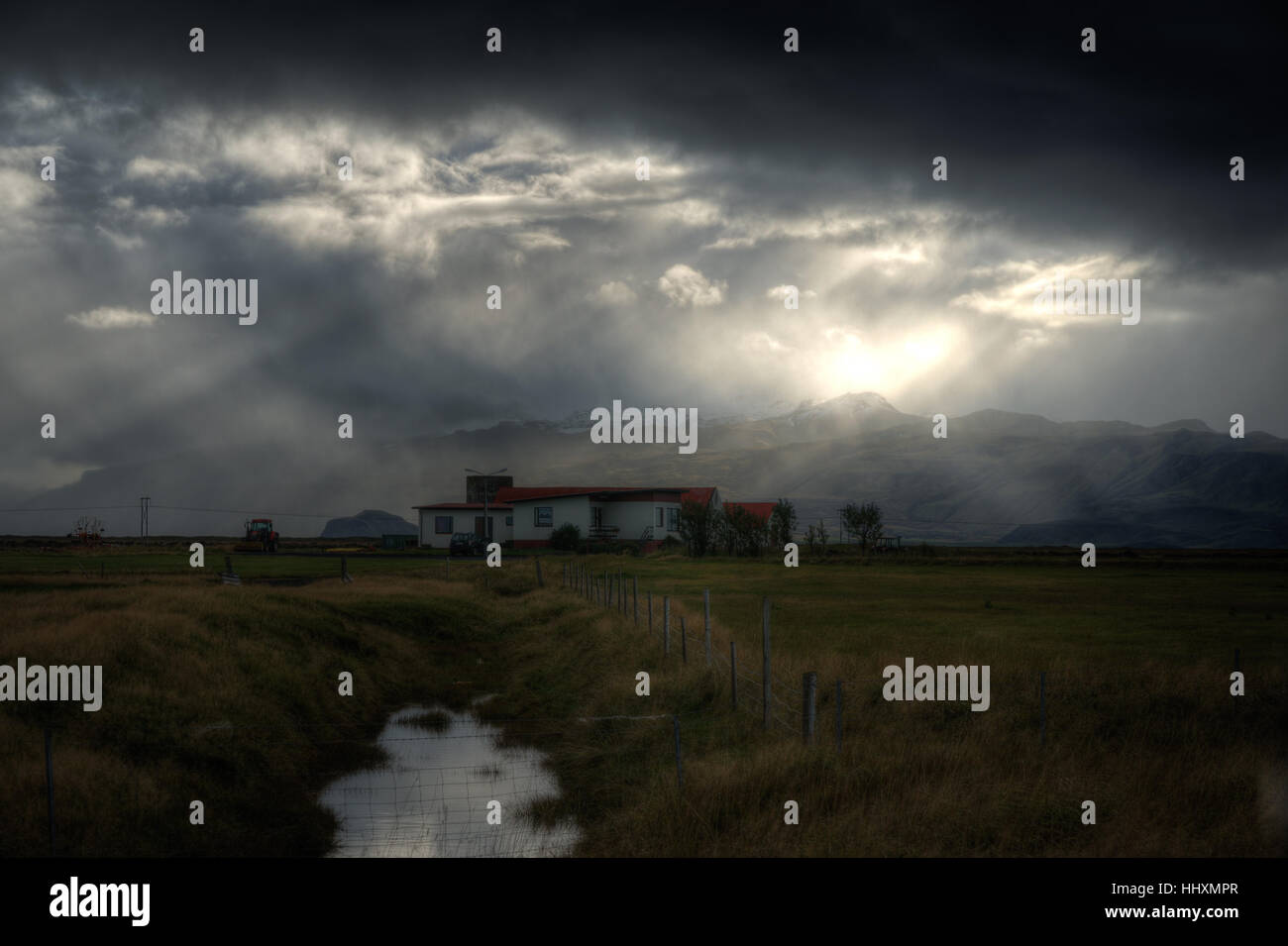 Sun field building hi-res stock photography and images - Alamy