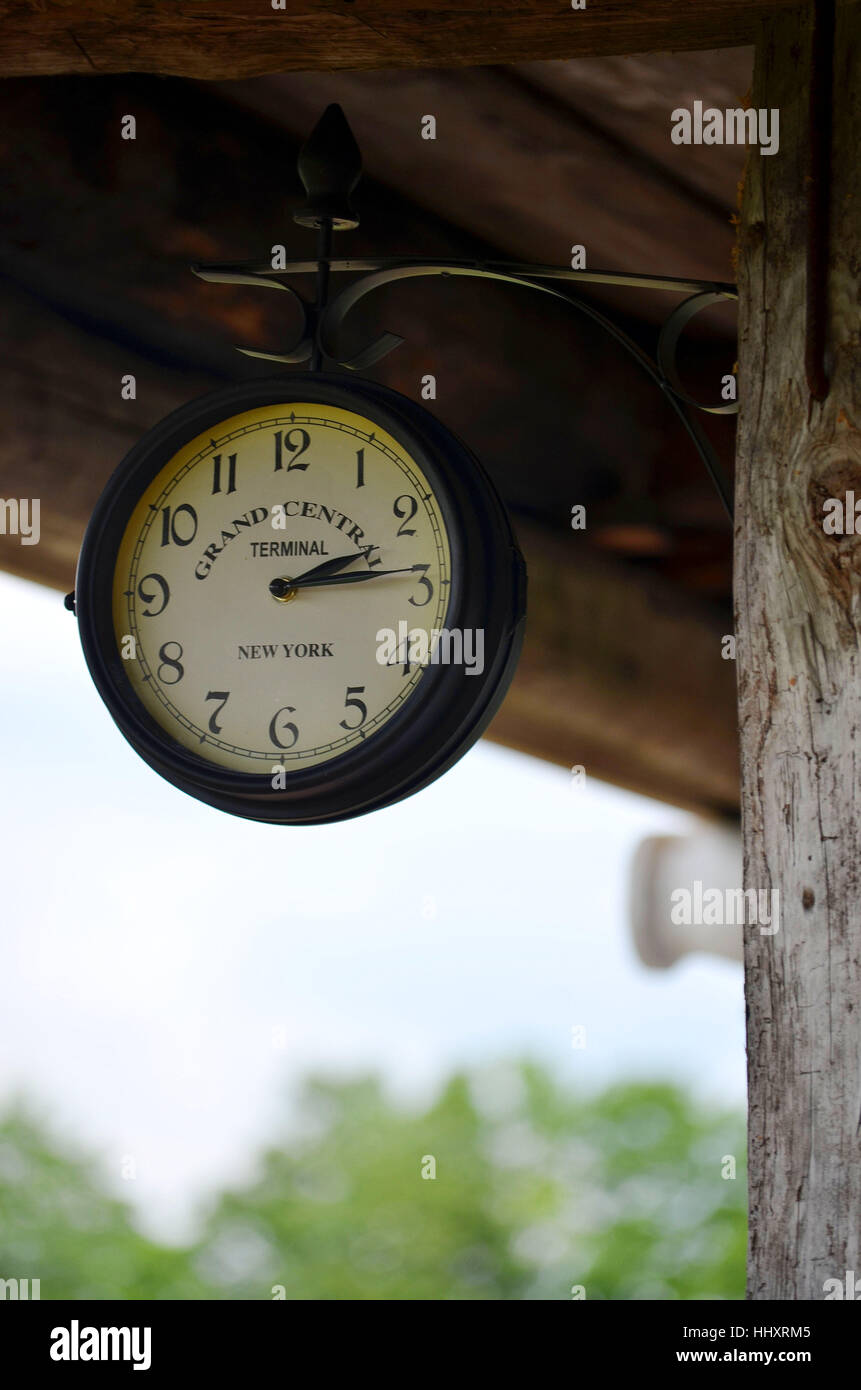 Big station clock hi-res stock photography and images - Alamy